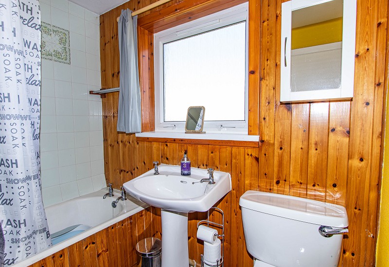 Kirtomy Mains, Bettyhill, Thurso, Highland. KW14 7TB - Yvonne ...